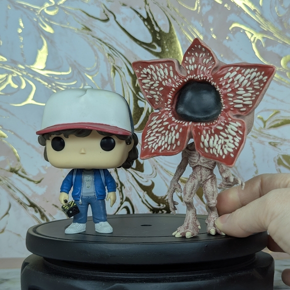 Funko | Toys | Funko Pop Stranger Things Original Demogorgon And Dustin ...